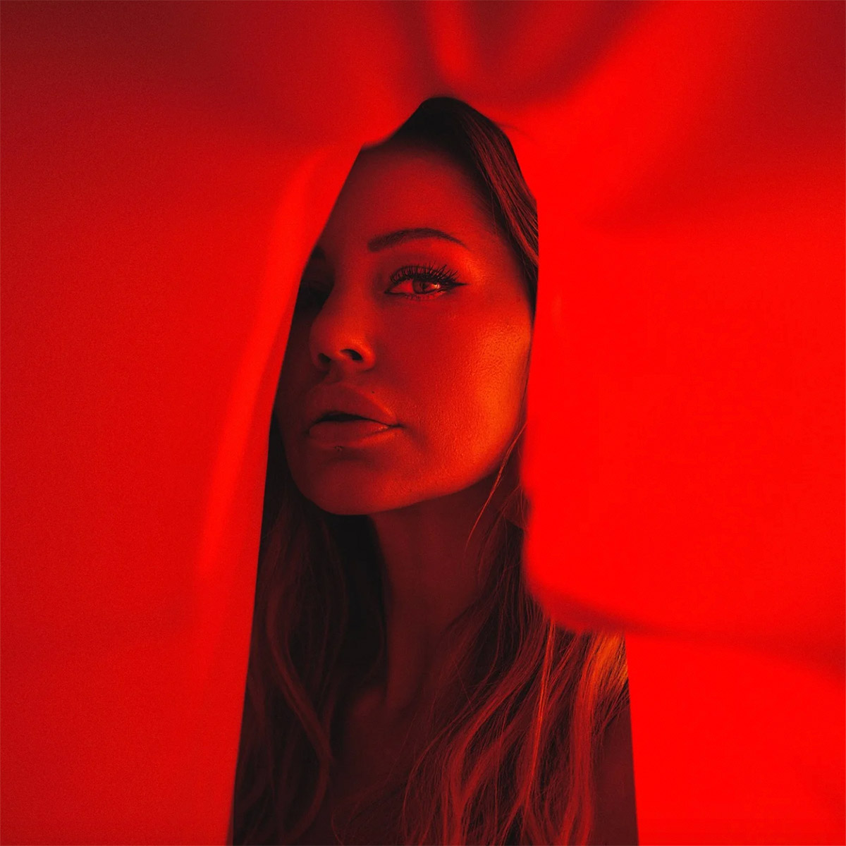 Deborah De Luca presents new studio album 'Hard Pop' - Electronic Groove